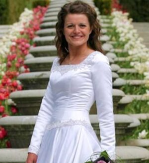 Robyn Brown Wiki, Bio, Net Worth - CelebWatch