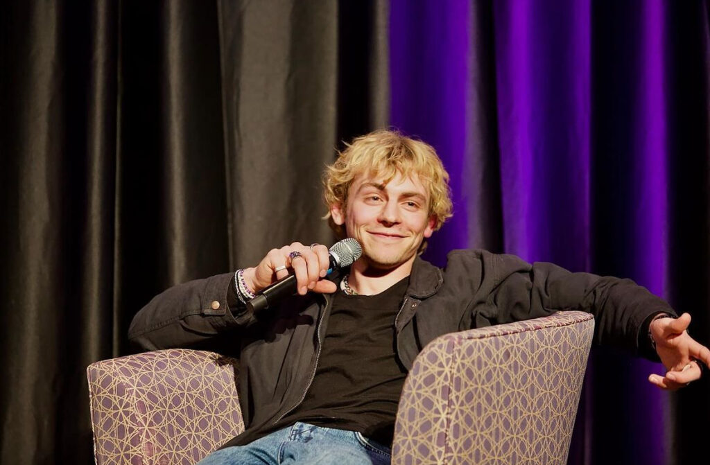 Ross Lynch Sexuality And Relationship Details: Is He Gay?